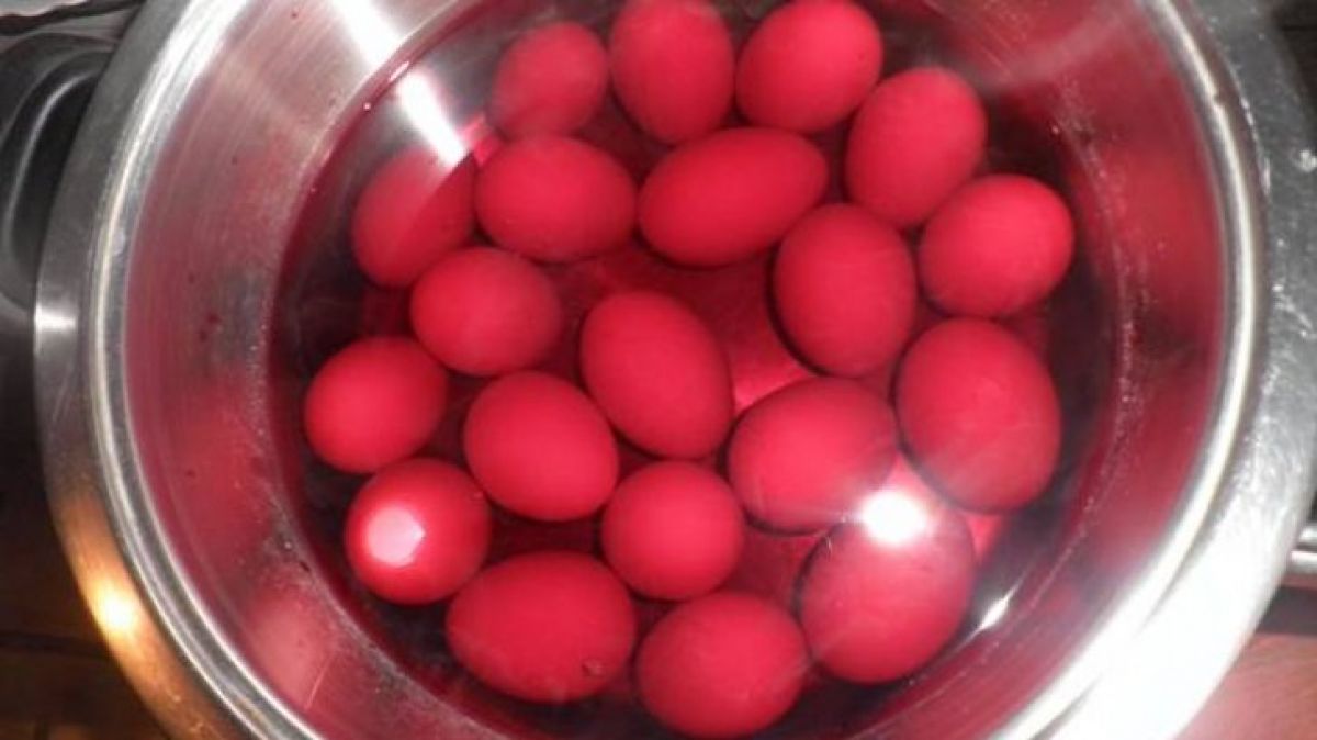 Cum VOPSESTI ouale de Pasti fara chimicale